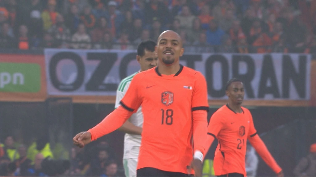 Malen raakt de paal na goede aanval Oranje tegen Algerije
