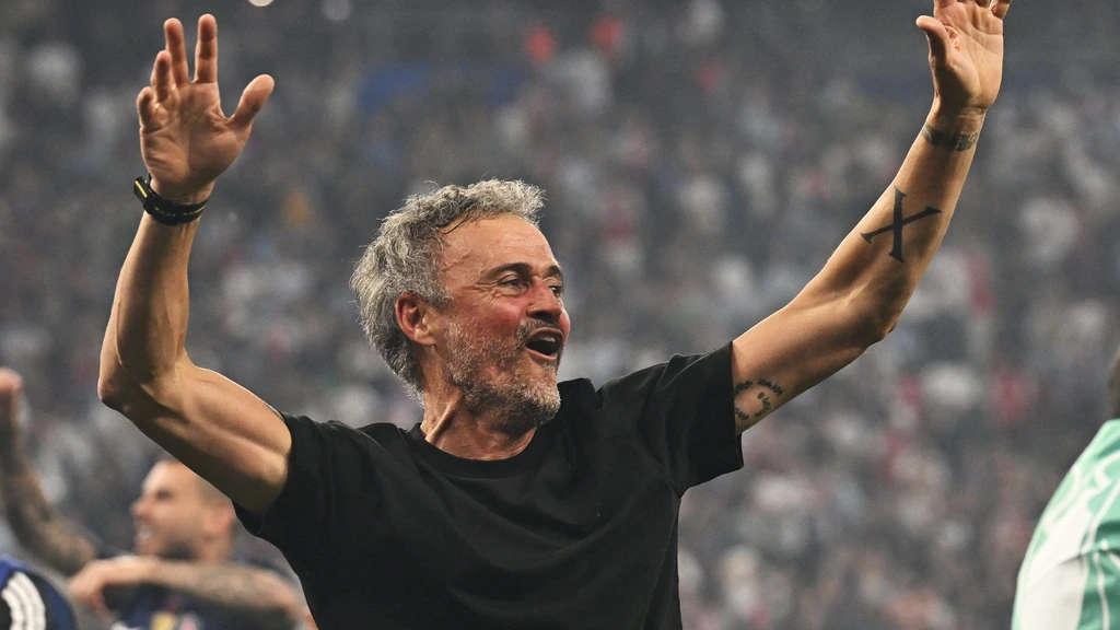 PSG wint Champions League na penalty's • Arsenal pakt de dubbel niet