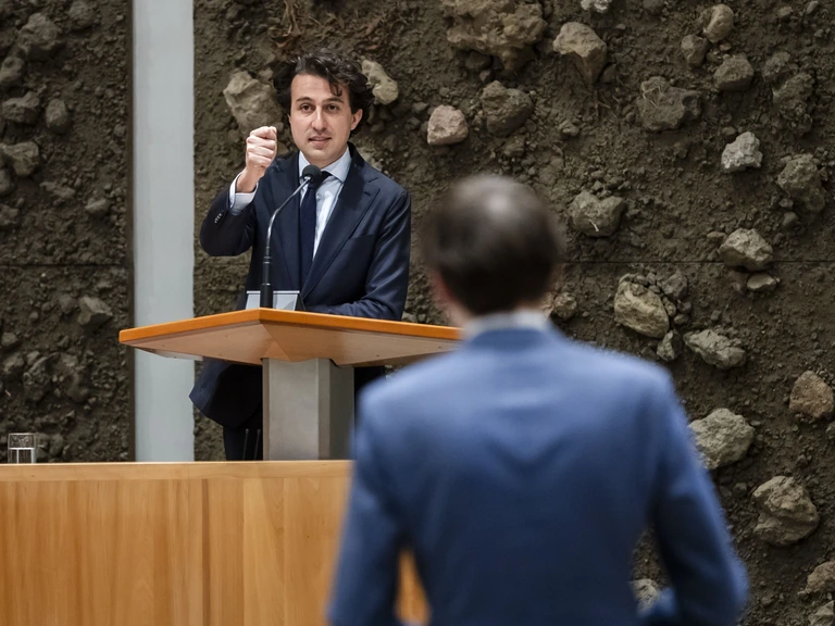 Duitse regering verlaagt accijns op brandstof: 17 cent per liter goedkoper