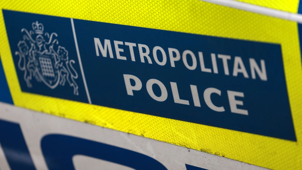 Politie pakt drie mannen op in Londen op verdenking van spionage voor ...