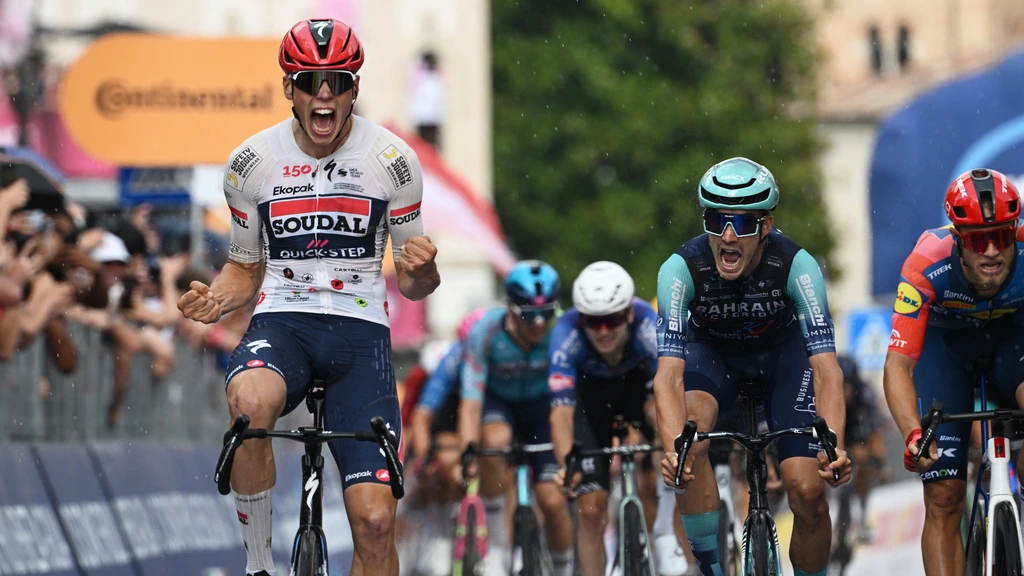 Magnier boekt derde sprintzege in Giro • Fransman dacht geen kans te ...