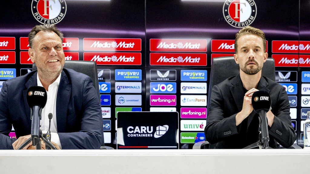 Functie Van Persie geanalyseerd: 'Ook in overleg met hoofdtrainer zelf'