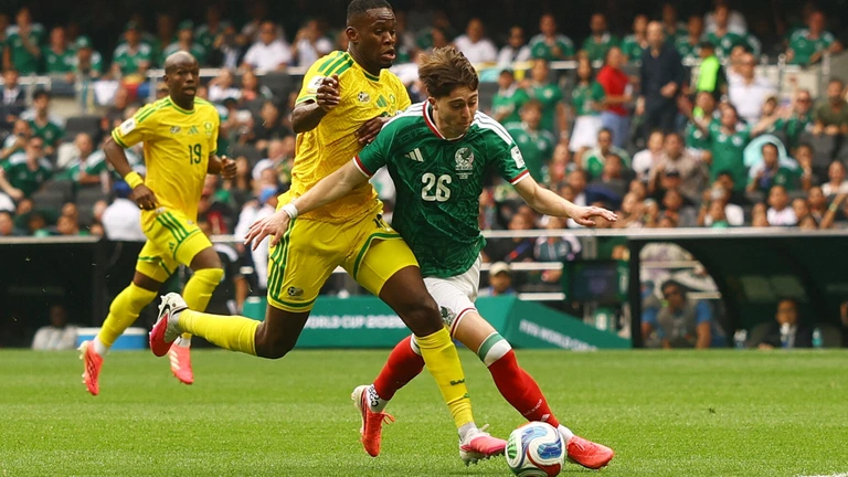 Thuisland Mexico opent WK met zege op zwak Zuid-Afrika in duel met drie ...
