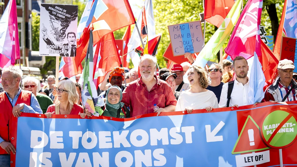 Vakbonden dreigen met landelijke acties tegen voorgenomen bezuinigingen