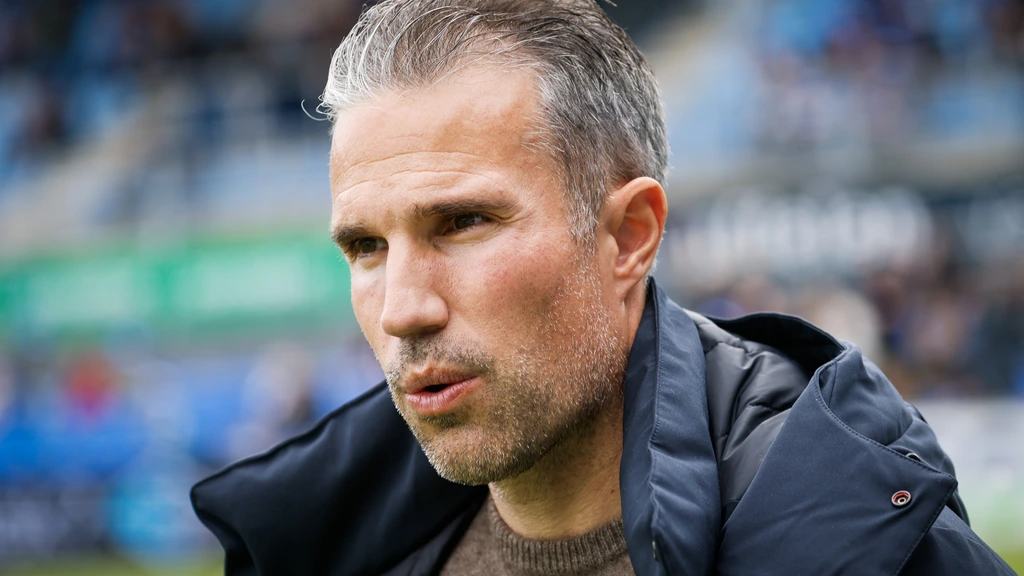 'Van Persie per direct weg als hoofdtrainer van Feyenoord'
