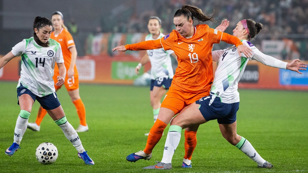Bananenschil voor de Oranjevrouwen? Waarom Ierland-uit zeker geen ...