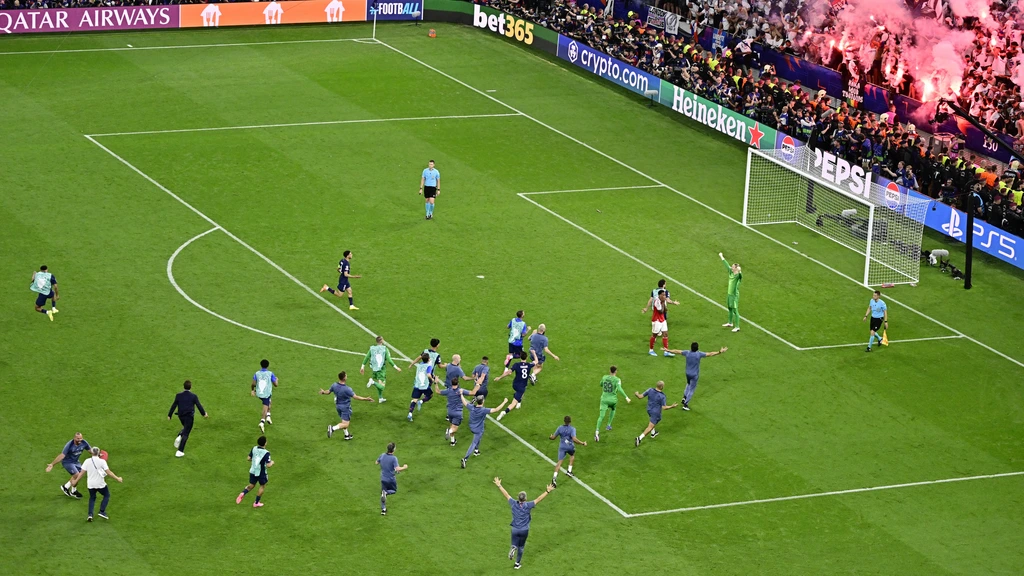 PSG wint Champions League na penalty's • Arsenal pakt de dubbel niet