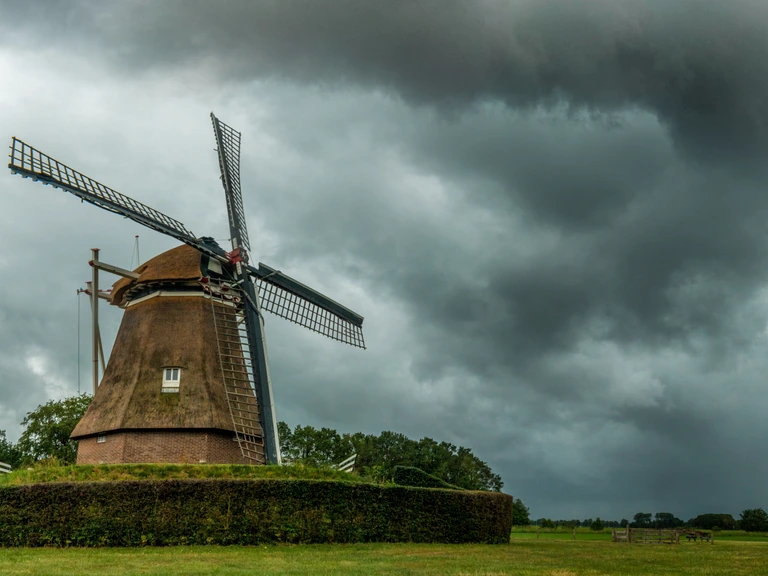Schade door windhoos in Glanerbrug: 'De ravage is enorm'