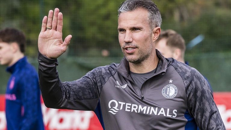 Feyenoord verklaart ontslag Van Persie: 'Dalende trend qua spel en punten'