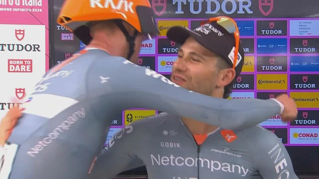 Arensman klimt met toptijdrit naar plek drie in klassement • Ganna ...