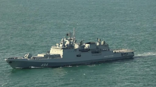 Russisch fregat vuurt in Kanaal waarschuwingsschoten af voor Engels jacht