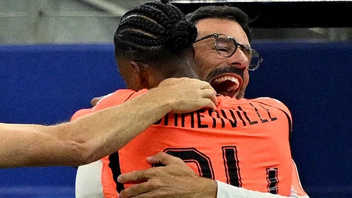 Scorende Summerville is Van Nistelrooij dankbaar, Van Hecke met blauw ...