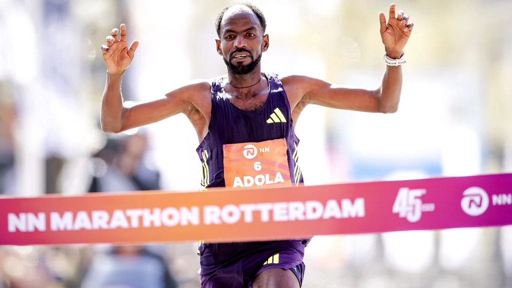 Marathon van Rotterdam: Adola wint met krachtige eindsprint - Shimeles ...