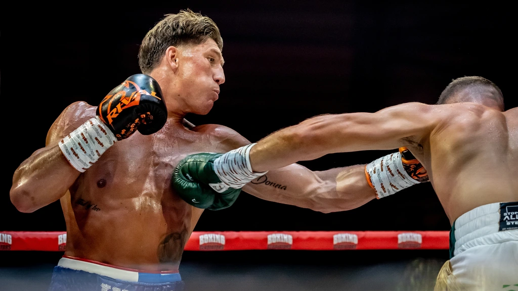 Bokssensatie Kraus wint ook elfde partij razendsnel met een knock-out