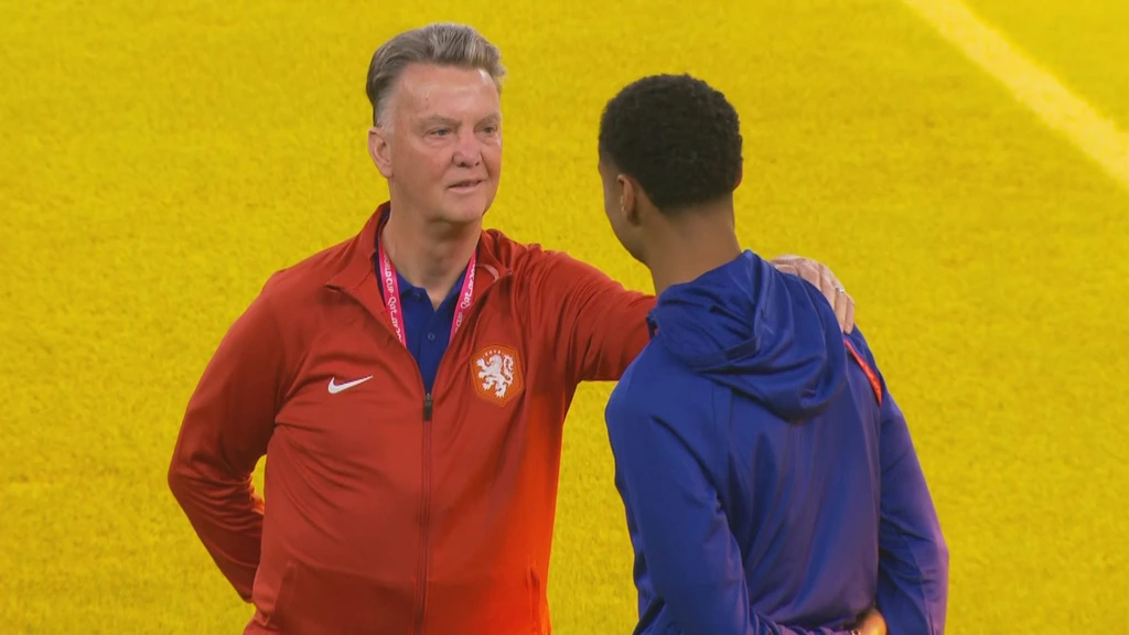Van Gaal laat niets los over basisplek voor Noppert, maar hint op Gakpo ...