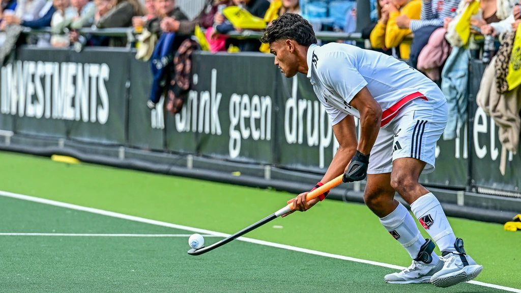 Amsterdam klopt in competitie ongeslagen Oranje-Rood in play-offs