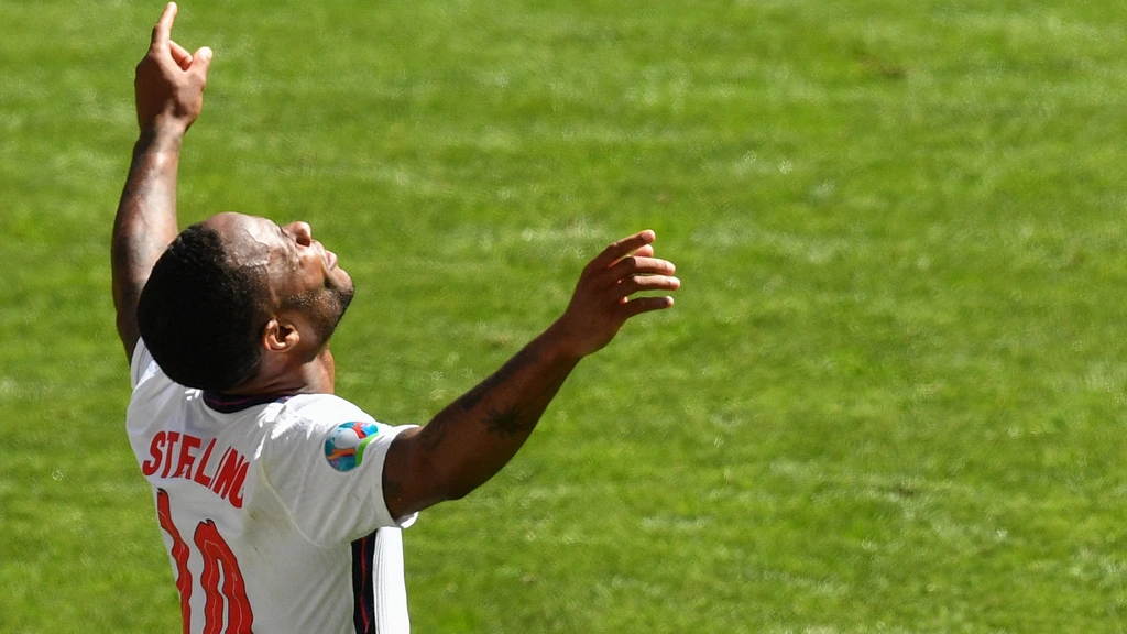 Sterling zorgt voor Engelse primeur tegen tegenvallend Kroatië