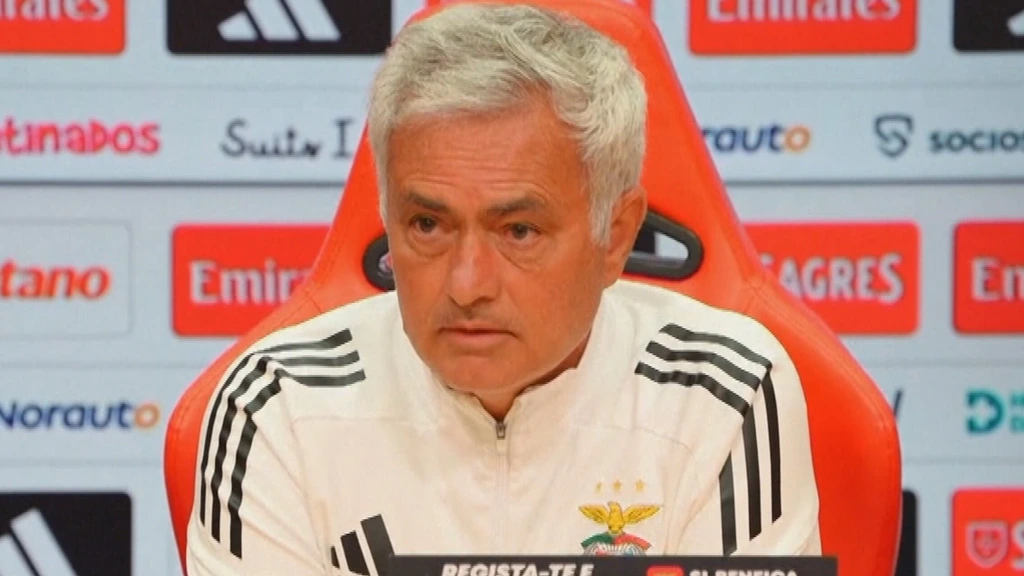 Mourinho ontkracht geruchten overstap naar Real Madrid: 'Met niemand ...