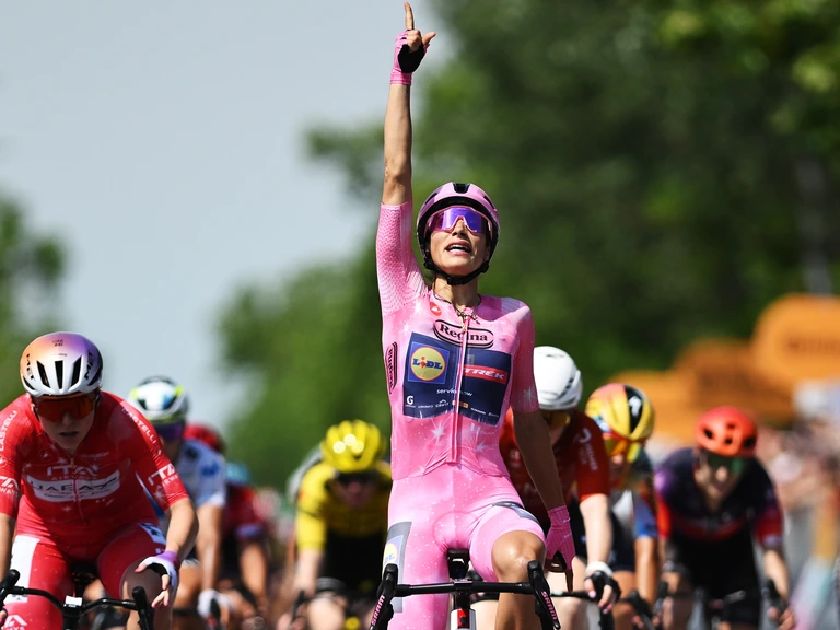 Balsamo wint massasprint in tweede etappe Giro d'Italia Women