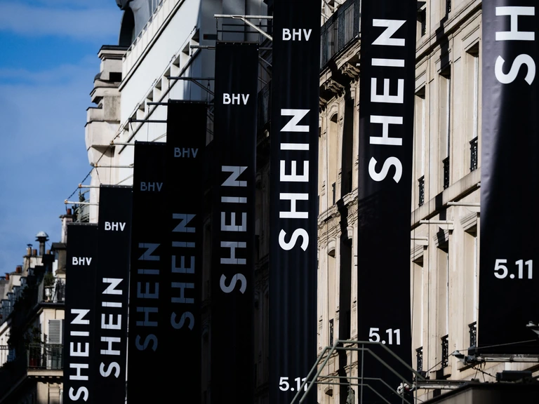 Protest bij opening eerste winkel van fast fashiongigant Shein in Parijs